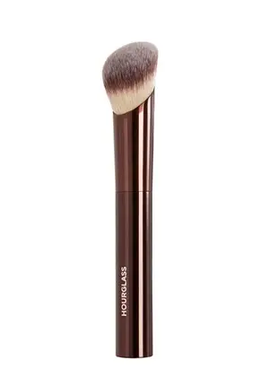 HOURGLASS Ambient Soft Glow Foundation Brush N/a