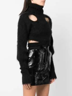 ANDREĀDAMO Cut-out Design Cropped Top