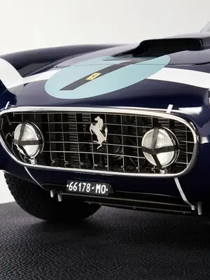 AMALGAM COLLECTION Ferrari 250 Gt Berlinetta Limited Edition 1:8 Model Car