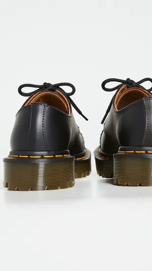 Dr. Martens 1461 Bex 3 Eye Toe Cap Oxford