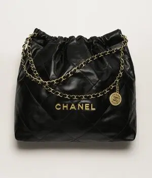 Chanel - 22 Handbag