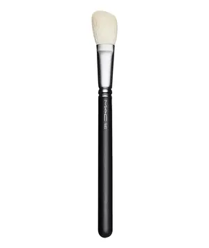 MAC COSMETICS Large Angled Contour Brush