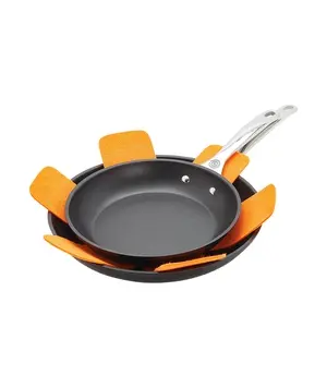 LE CREUSET Le Creuset 2-Piece Toughened Nonstick PRO Fry Pan Set With Pan Protectors - One-color