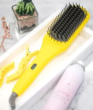 DRYBAR - The Brush Crush Heated Straightening Brush