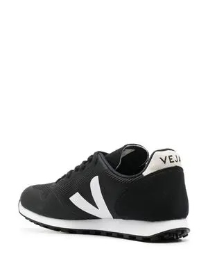 VEJA Panelled Low-top Sneakers - Black
