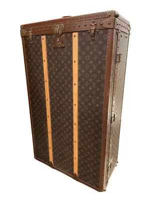 LOUIS VUITTON Malle Wardrobe Home Decor - One-color