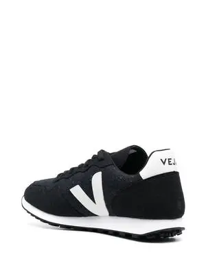 VEJA Low-top Sneakers