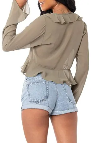 EDIKTED Resse Ruffle Chiffon Top