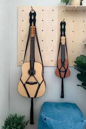 I WOULD RATHER KNOT Macrame Ukulele Hanger - Black