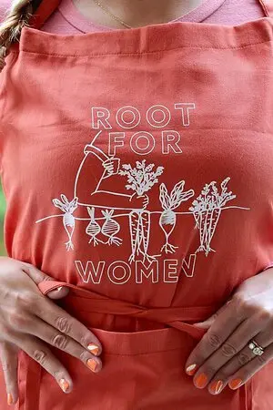 OVERSEASONED Root For Apron