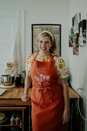 OVERSEASONED Root For Apron