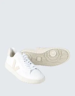 VEJA Leather Low-top Sneakers