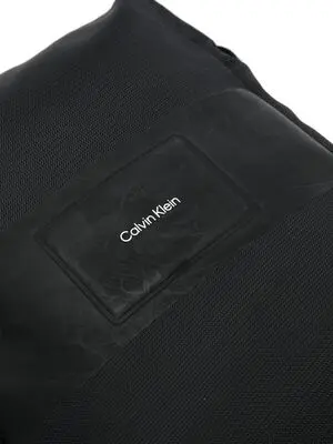 Calvin Klein Logo-patch Shoulder Bag