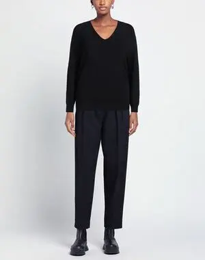 SOLOTRE Knitted V-neck Sweater - Black