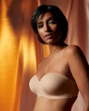 Le Mystère Smooth Shape Wireless Strapless Bra - Natural