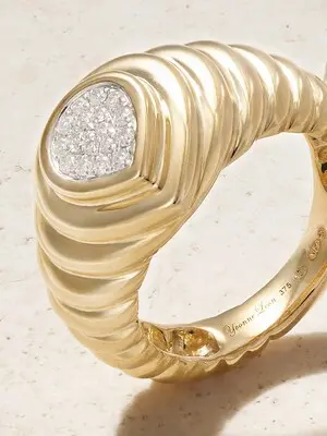 Yvonne Léon Mini 9-karat Diamond Signet Ring