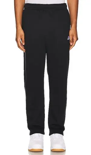 Nike Club Sweatpant In Black - Black & White