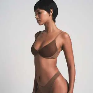 SKIMS Scoop Bra | Medium Neutral | | Weightless - Jasper