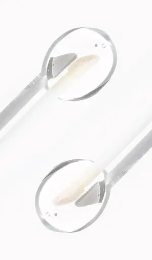 DR. LARA DEVGAN Platinum Lip Plump Spf 30