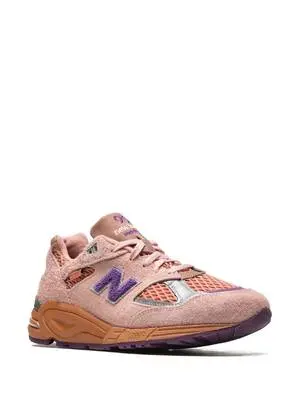 NEW BALANCE X Salehe Bembury 990v2 Sneakers - Pink