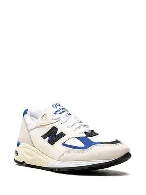 NEW BALANCE 990 V2 Sneakers - White