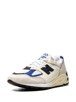 NEW BALANCE 990 V2 Sneakers - White