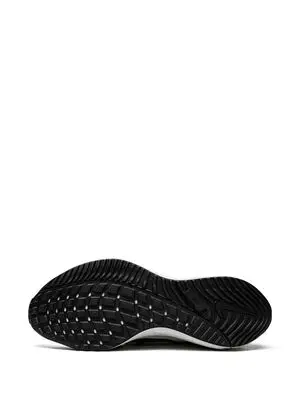 Nike Zoom Vomero 16 Sneakers