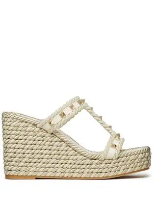 Valentino Garavani Rockstud Torchon 90mm Wedge Sandals - Neutrals