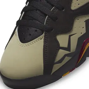 JORDAN Air Retro Se Shoes