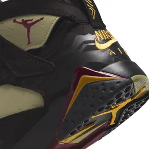 JORDAN Air Retro Se Shoes