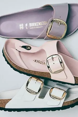 BIRKENSTOCK Gizeh Big Buckle High Shine Sandals Pink