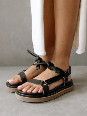 ALOHAS Tied Together Sandals - Black