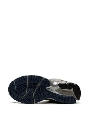 NEW BALANCE 2002r Sneakers - Grey