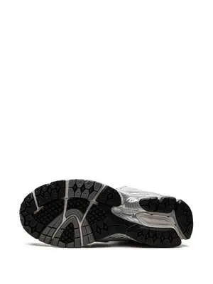 NEW BALANCE 2002r Sneakers - Grey