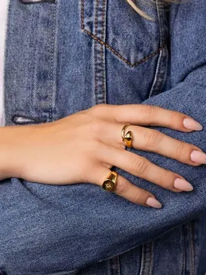 NIALAYA JEWELRY Skyfall Starburst Signet Ring