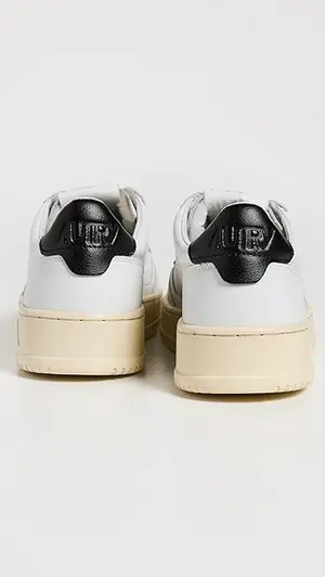 AUTRY Medalist Low-top Sneakers - White/black