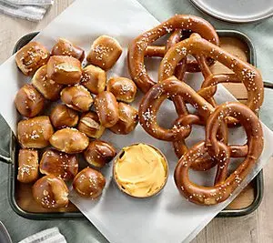 THE PRETZEL COMPANY The Pretzel Co. 40 Pretzel Nuggets & 8 Pretzels W/ Dip - One-color