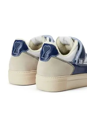 AMI Paris De Coeur Low-top Sneakers