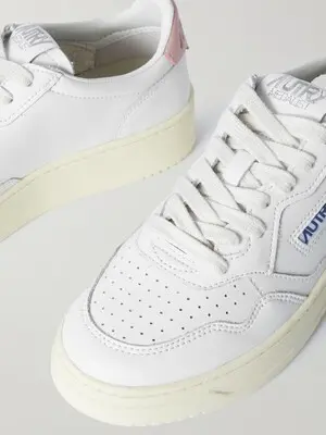AUTRY Medalist Low Leather Sneakers - White