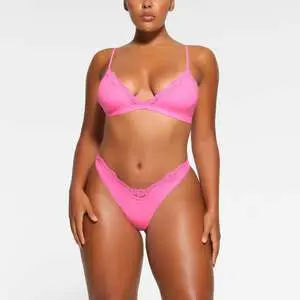 SKIMS Dipped Thong | Black | Large | Fits Everybody Lace Taffy