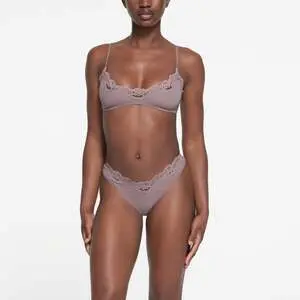 SKIMS Dipped Thong | Black | Large | Fits Everybody Lace Zinc