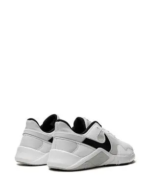 Nike Legend Essential 2 Sneakers