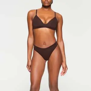 SKIMS Wireless Form T Shirt Demi Bra Espresso