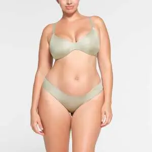 SKIMS Push Up Plunge Bra | Light Neutral | 30a | Wireless Form Talc