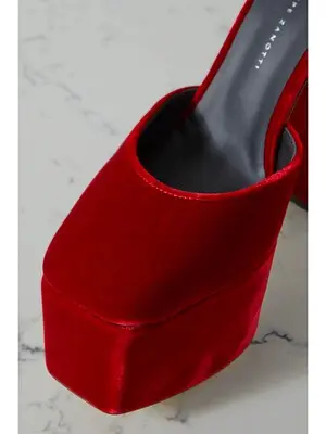 GIUSEPPE ZANOTTI Veronica Velvet Platform Pumps
