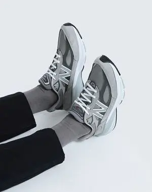 NEW BALANCE 990 Sneakers - Grey