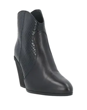 Hogan Leather Western Ankle Boots - Black