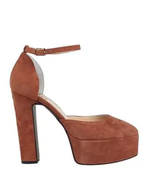 Islo Isabella Lorusso Round Toe Pumps