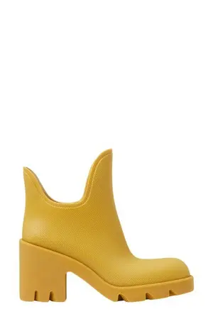 Burberry Marsh Textured Ankle Boot Manilla