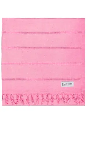 SUNKISSED Sand Free Beach Towel In Pink